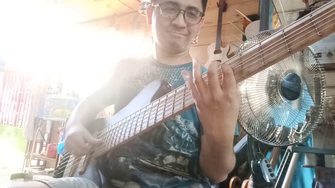 [BASS DEMO] Elegee Custom Datu 6 string bass (NAMM 2017 Edition) - YouTube