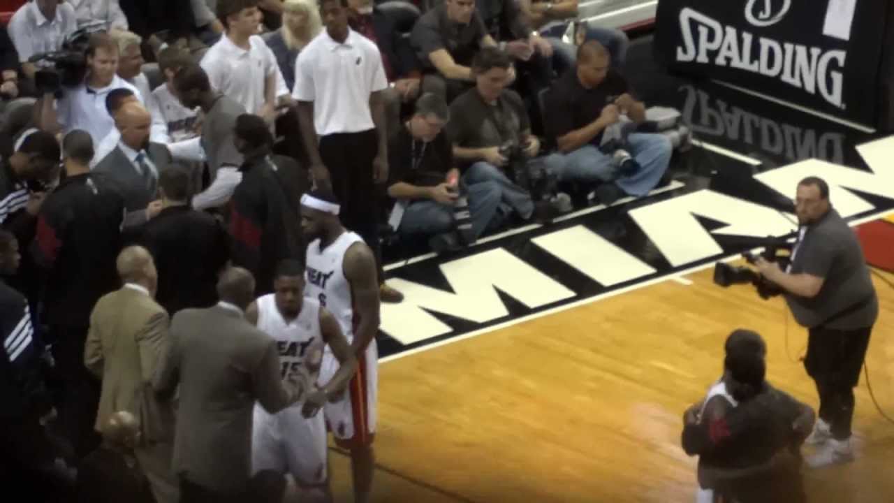 LeBron James Powder Toss - YouTube