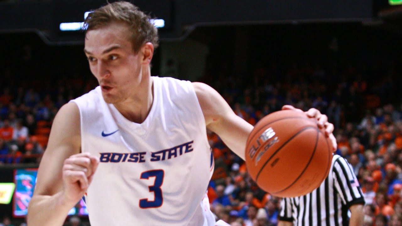 Boise State Finish Stuns Oregon | CampusInsiders - YouTube