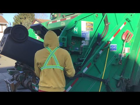 Sierra Waste Services Limited Rollins Leach 2R-III Rear Loader 336 on ...