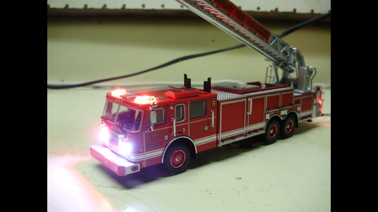 Custom 1:64 Code 3 DETROIT FIRE DEPARTMENT Pierce rear mount with ...