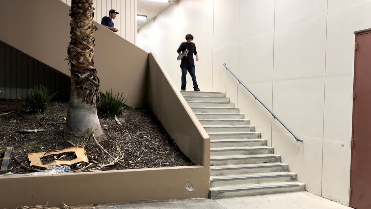 Ollie 14 stair battle 3AM - YouTube