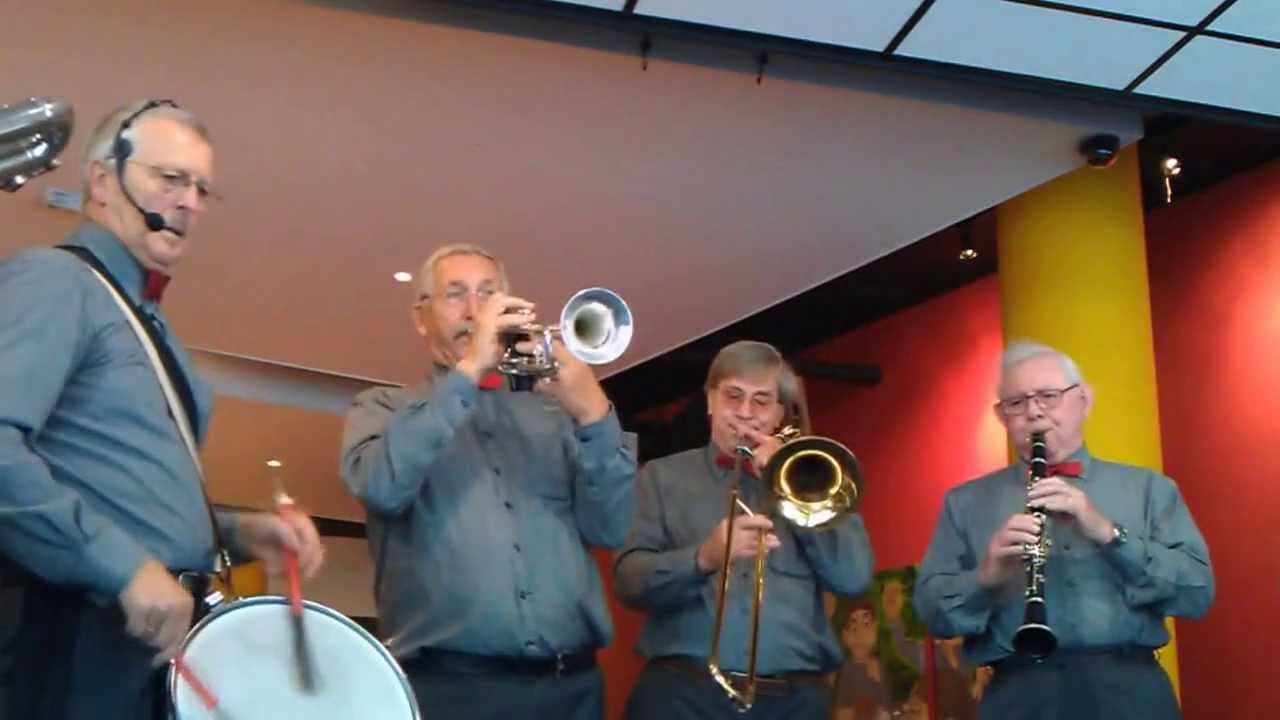Diksie Street Jazz Band 2013: Easy Rider - YouTube