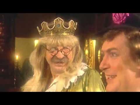 Городок - Несмеяна и Иван дурак