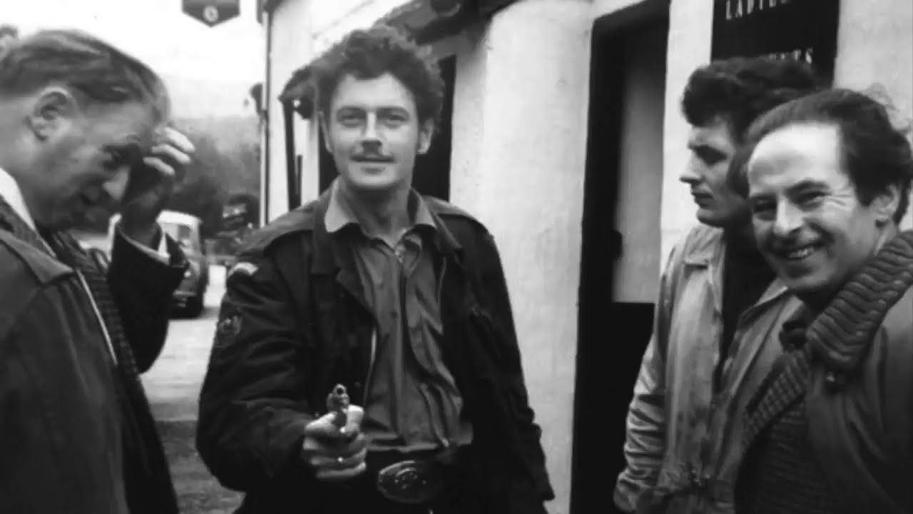 The Marching Song of the Free Wales Army - Cayo Evans - YouTube