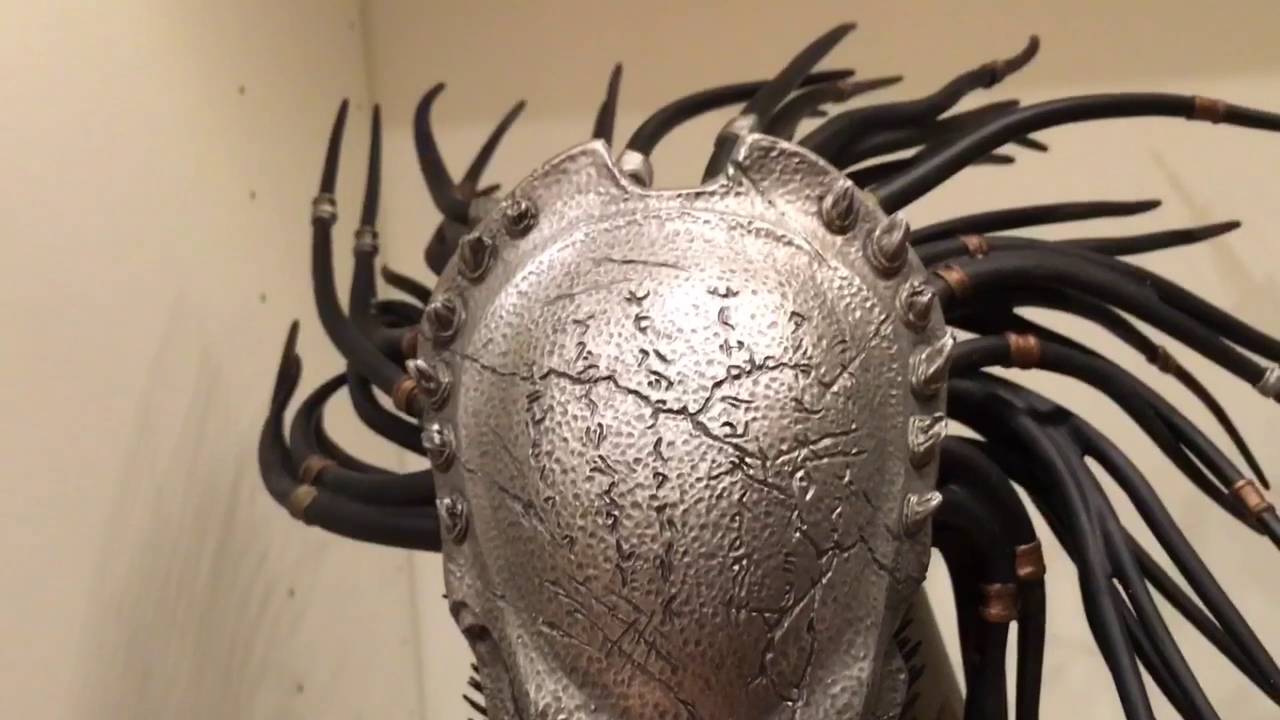Sideshow legendary scale wolf predator statue - YouTube