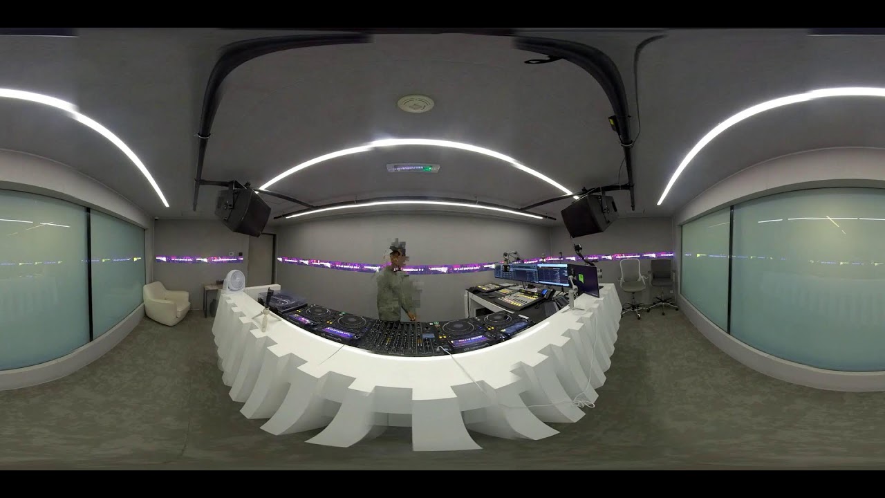 DJ LEWI BEAT THERAPY | PURE IBIZA 94.7 | 05-03-2025 - YouTube