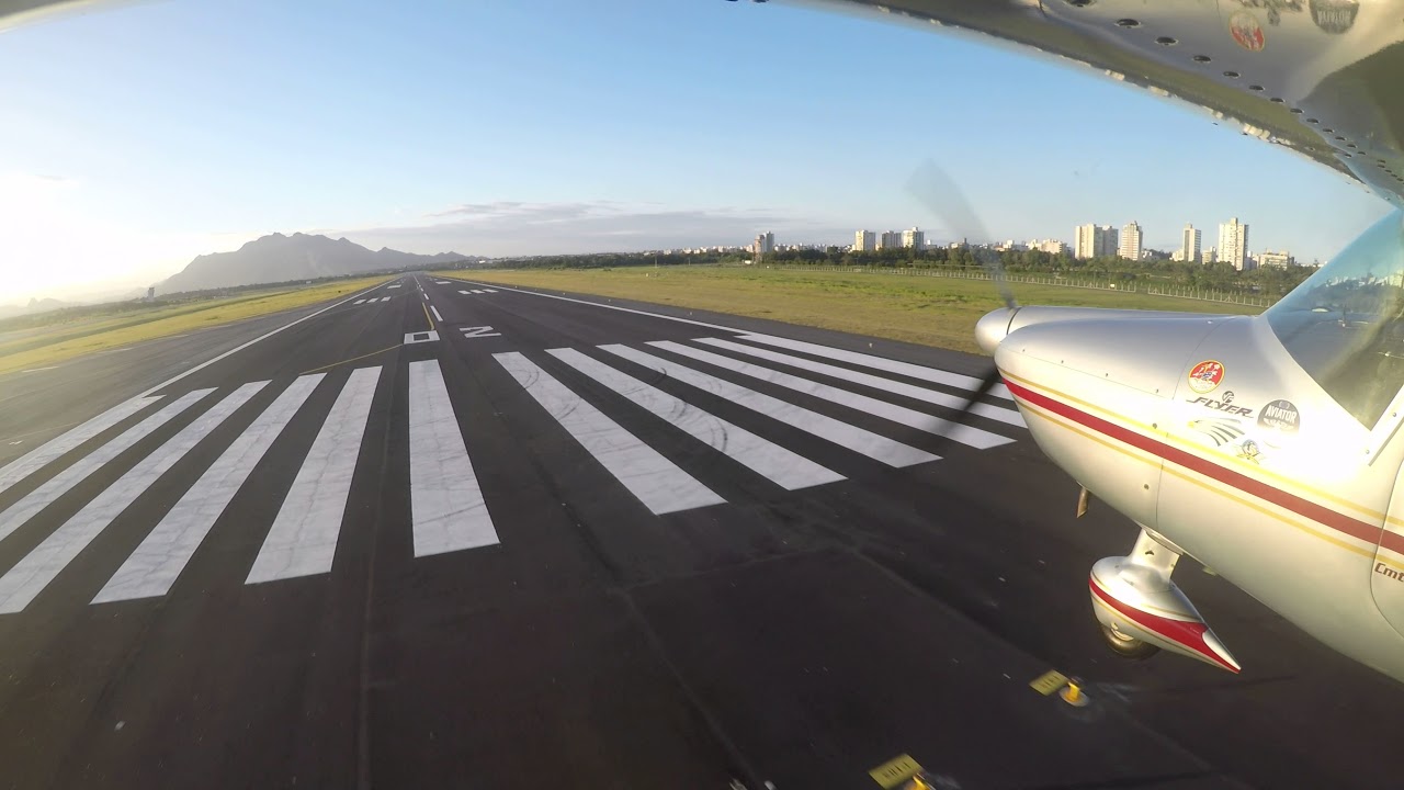 Landing in Vitória ES, New Runway, New Airport - Kolb Flyer - YouTube