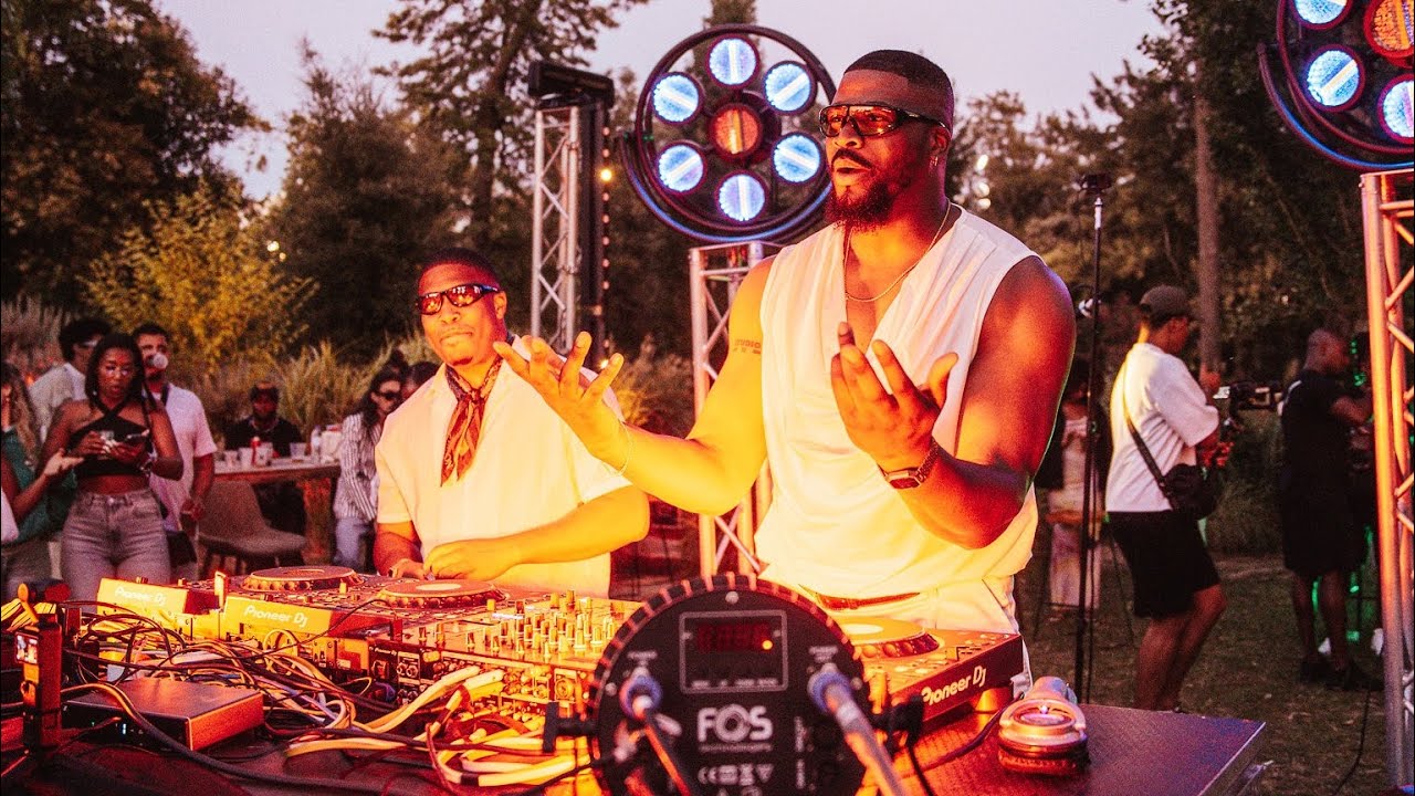 Studio Bros | Album "Control" (Live Showcase) - YouTube