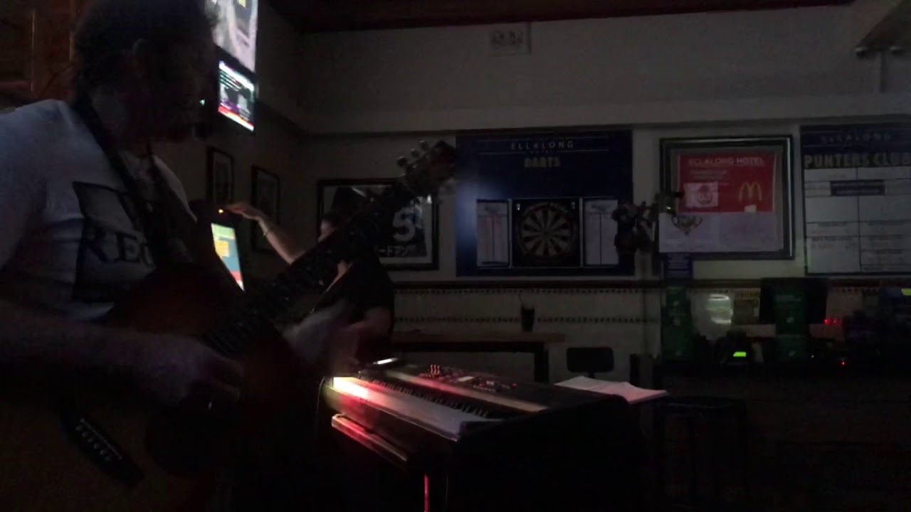 Reggie Sinclair Ellalong Pub - YouTube