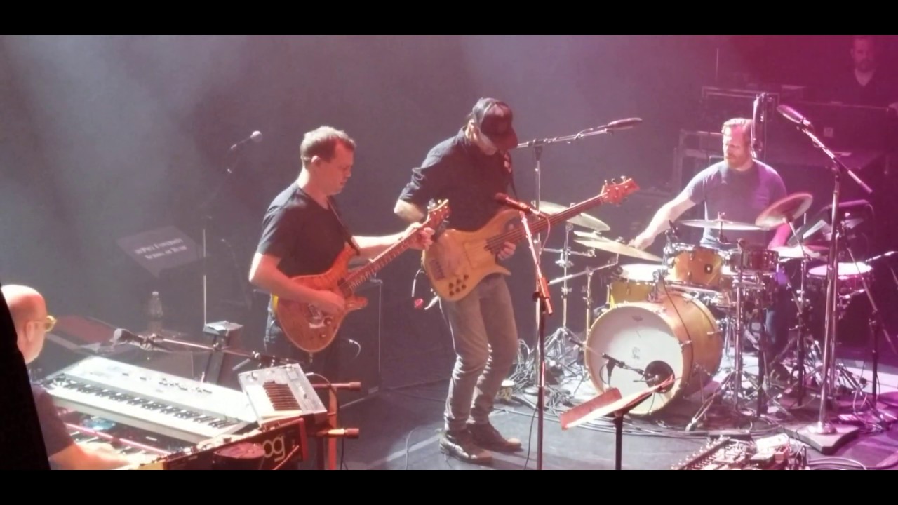 Omega Moos - YouTube