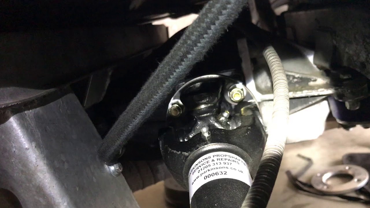 Triumph TR6 Differential (LH Side) - YouTube