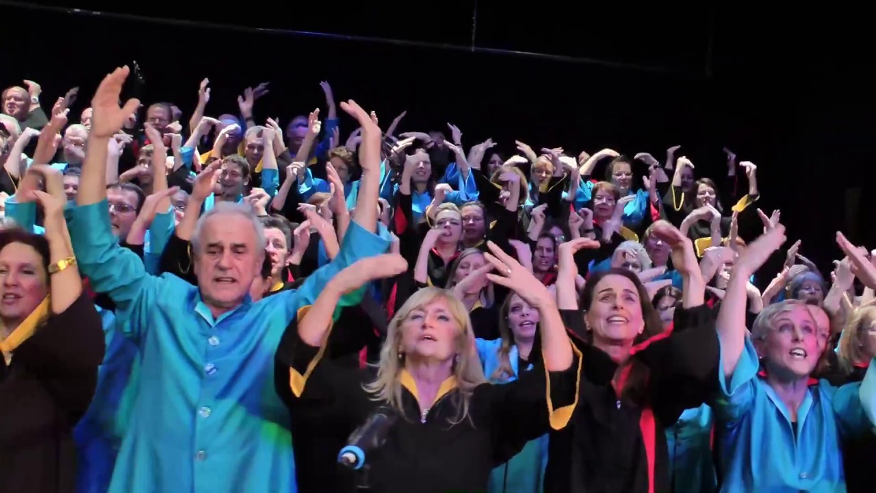 Longfield Gospel - Blessings are falling - 200 singers on stage - YouTube