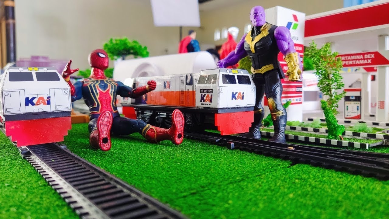 TABRAKAN BERUNTUN.!!! di sepanjang rel | kereta cc201 kereta cc205 ...