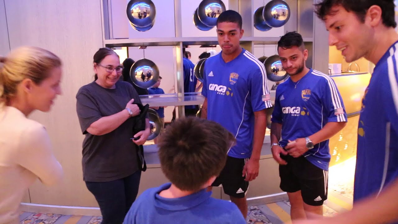 Roberto Linck with fans / Miami Dade FC - YouTube