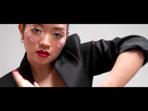 Photoshoot Behind the scene  Model Saaya