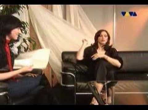 Madonna - Give Me A Fan NOW!