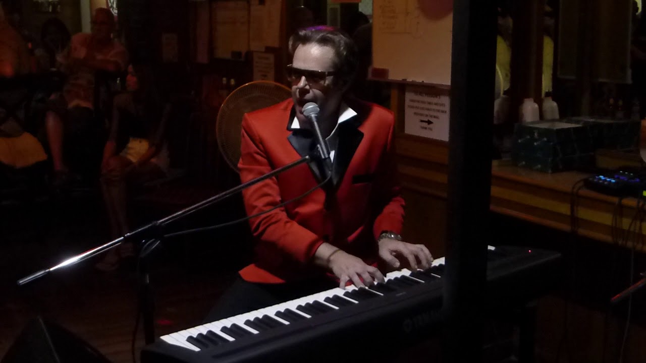 Jerry Carlson. Lucky Bar, Pattaya. 1. Video: Ole Olsen. 2018. - YouTube
