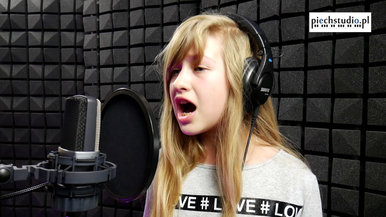 Ola Tracz - Nie chcę idola (COVER) - YouTube