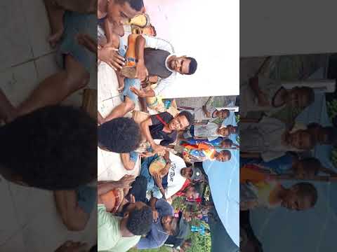 Tarian titir dalam acara gereja mag.. kampng wayati... oleh para anak mudah wayati