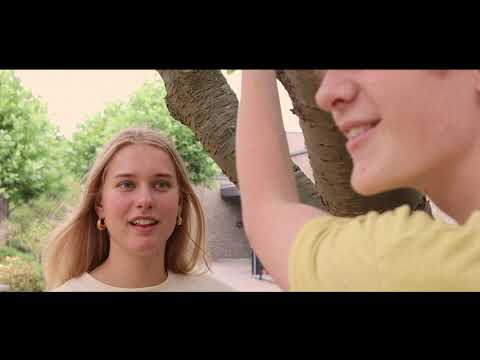 Femo film Mediefag (Frede, August, Elina, Maria) - YouTube