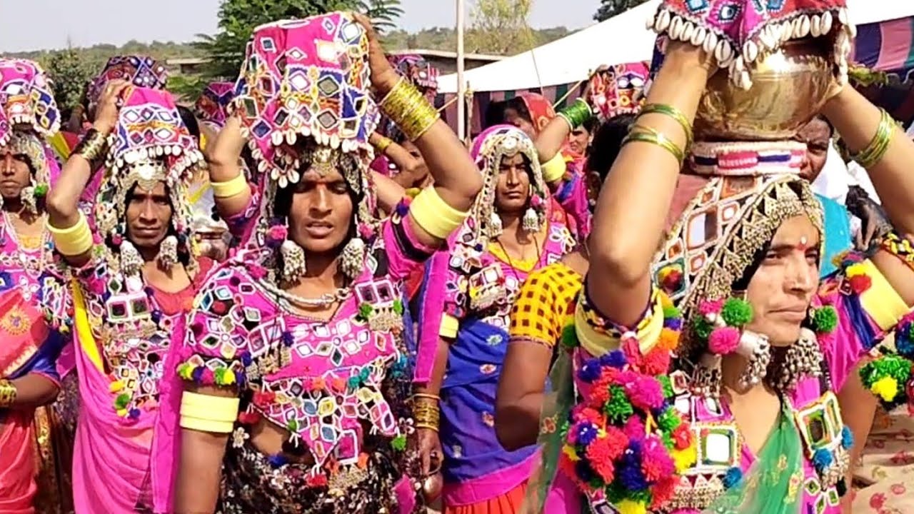 Grand Welcome to Jagadeeshwar band maharaj / Banjara Baivuro geef ...