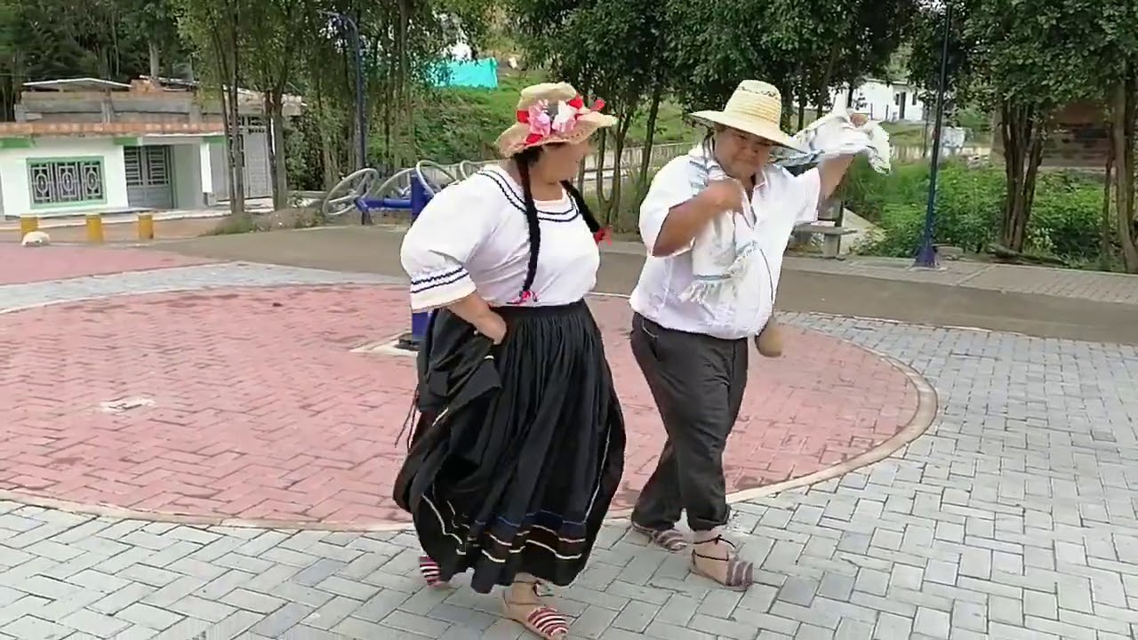 BAMBUCO TRADICIONAL - YouTube