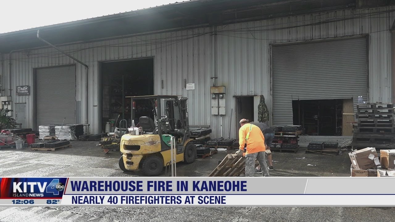 HFD extinguishes two-story warehouse fire in Kaneohe - YouTube