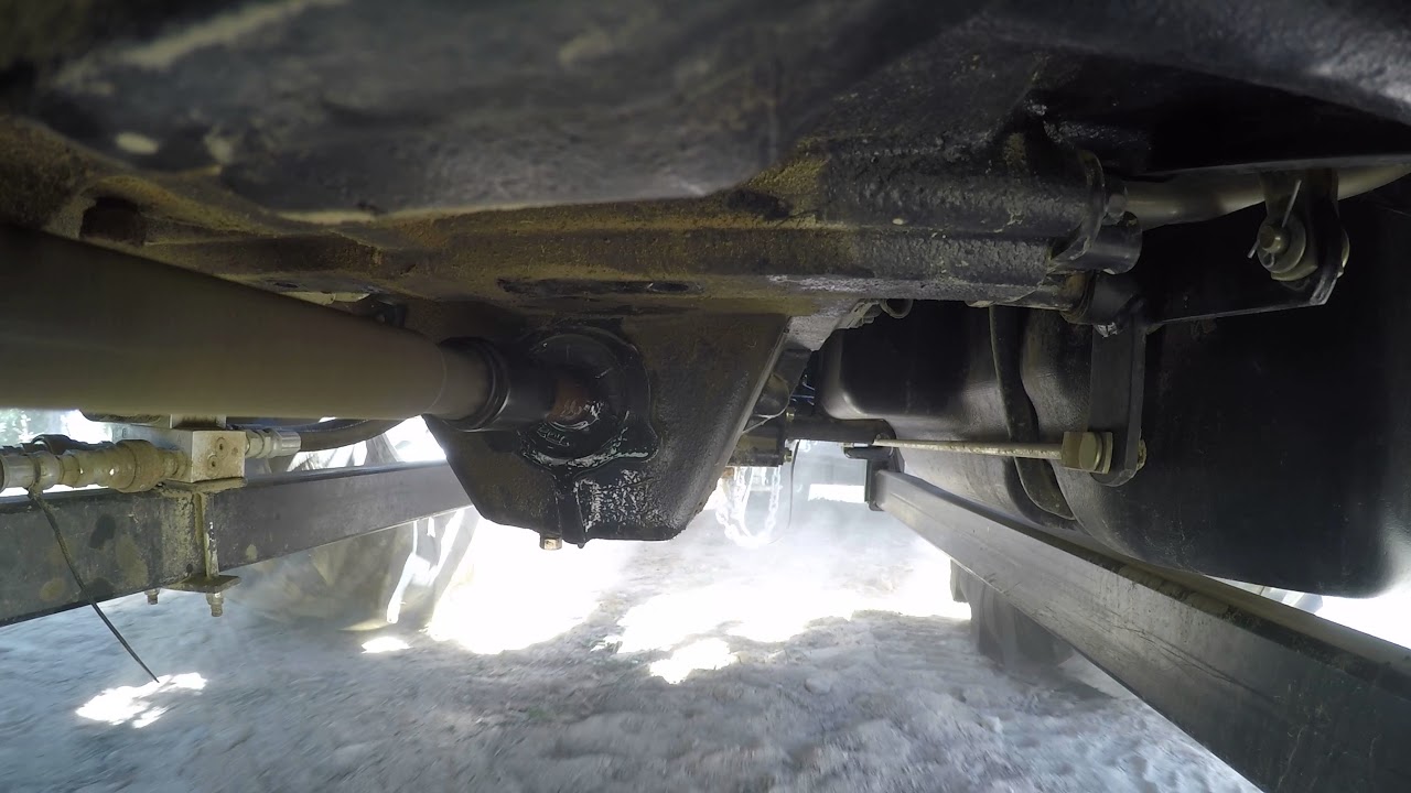 Mahindra 2565 rear drive shaft seal leak - YouTube