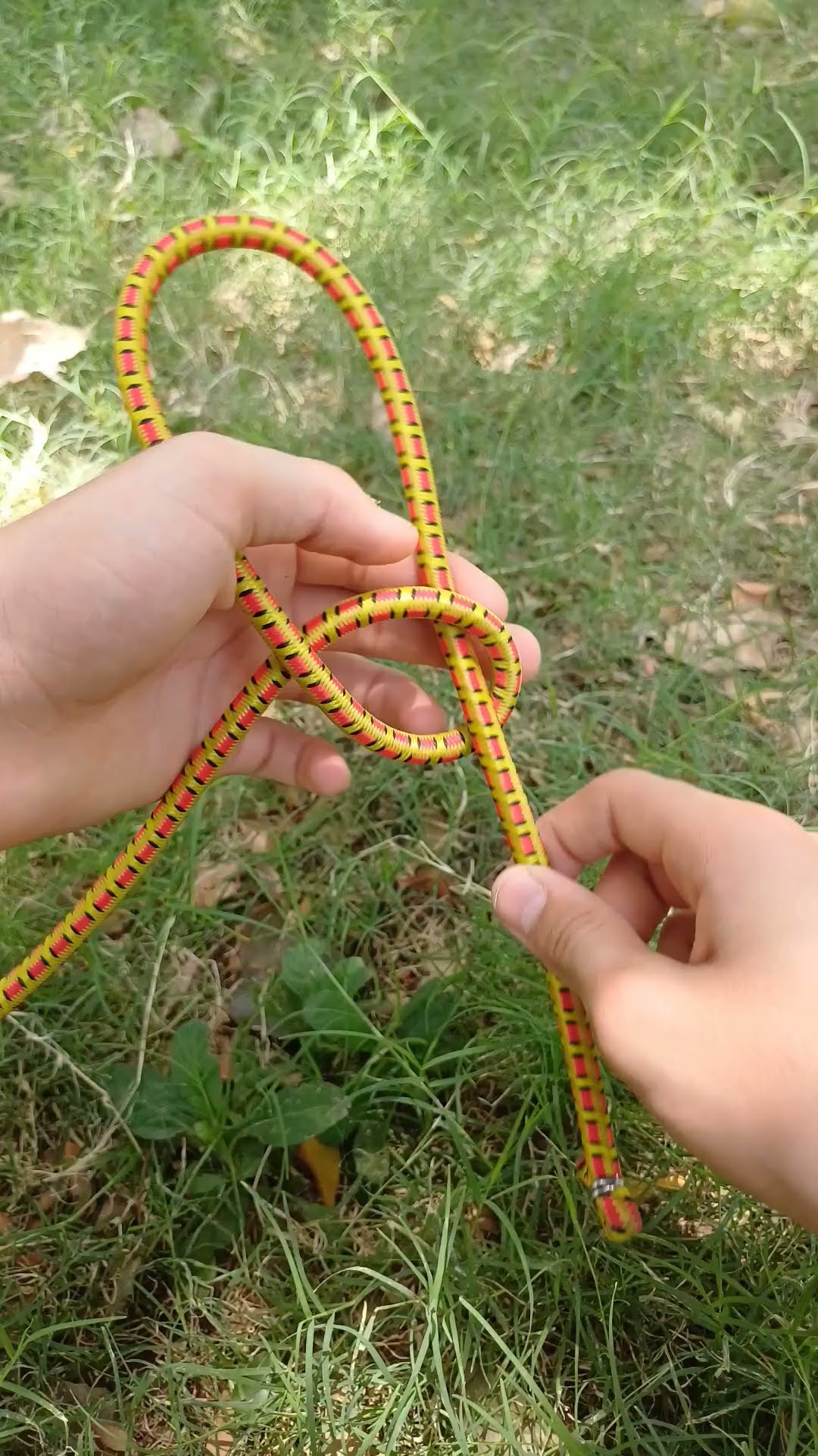 World's "MOST USEFUL" Knot!? Easy Bowline tutorial #lifeskills # ...