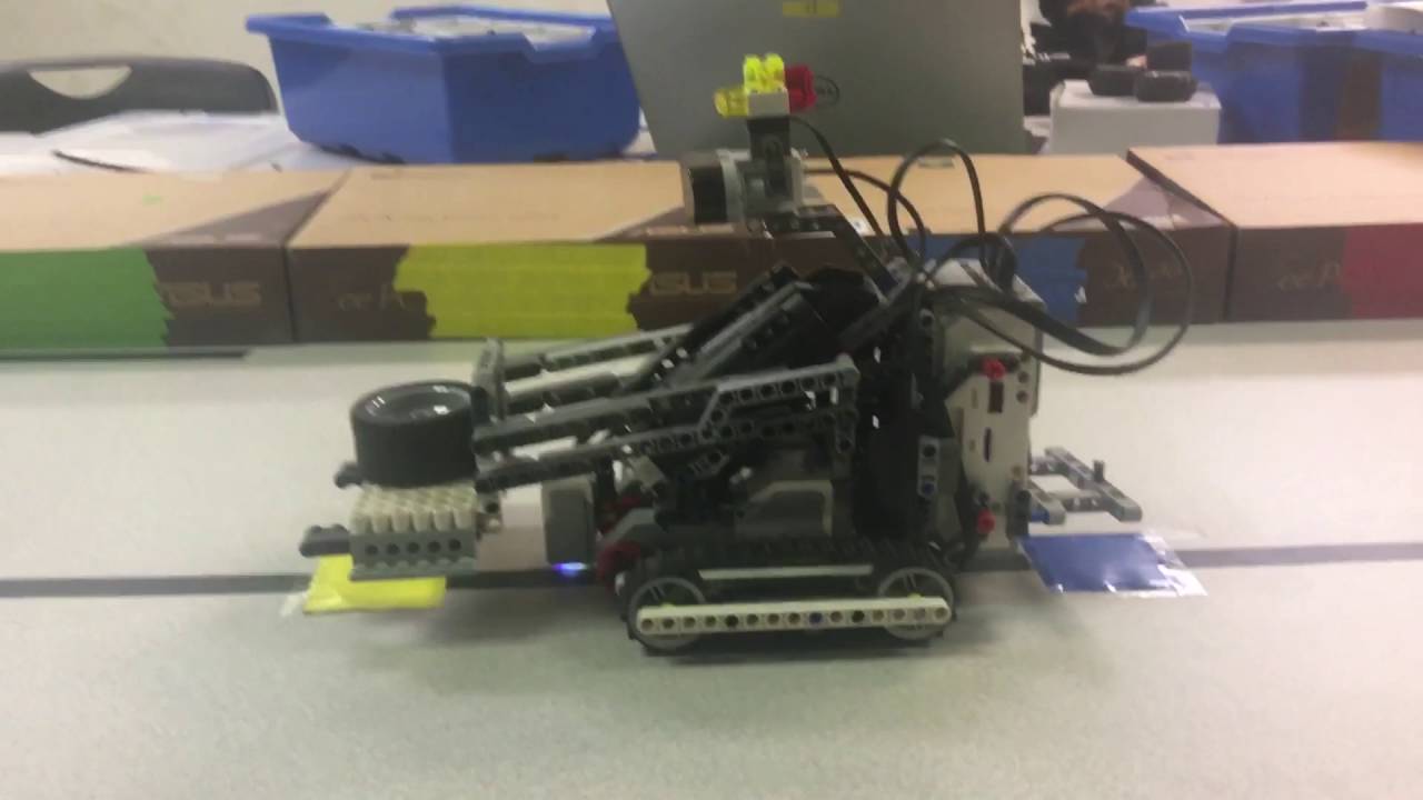 Scott forklift EV3 - YouTube