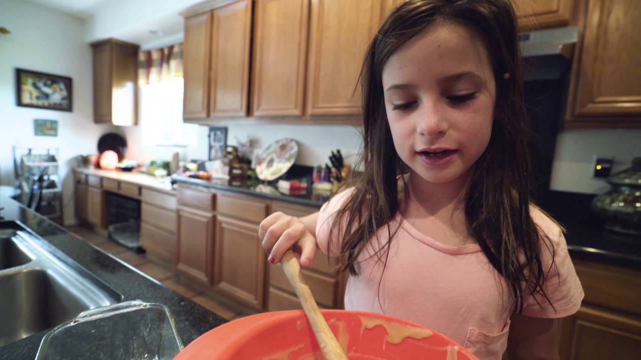 Sienna Cooking Part 2 - 05/2016 - YouTube