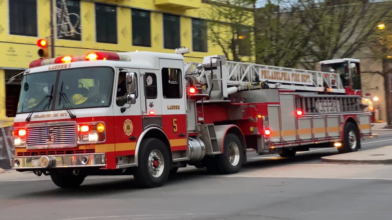⁴ᴷ Philadelphia Fire Department Engine 1 and Ladder 5 Responding - YouTube