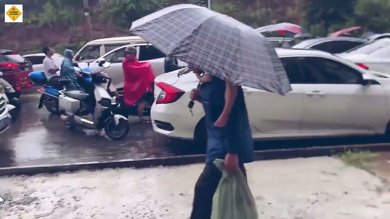 Massive Floods in China Today: Giant Dam Releases Floodwaters ...