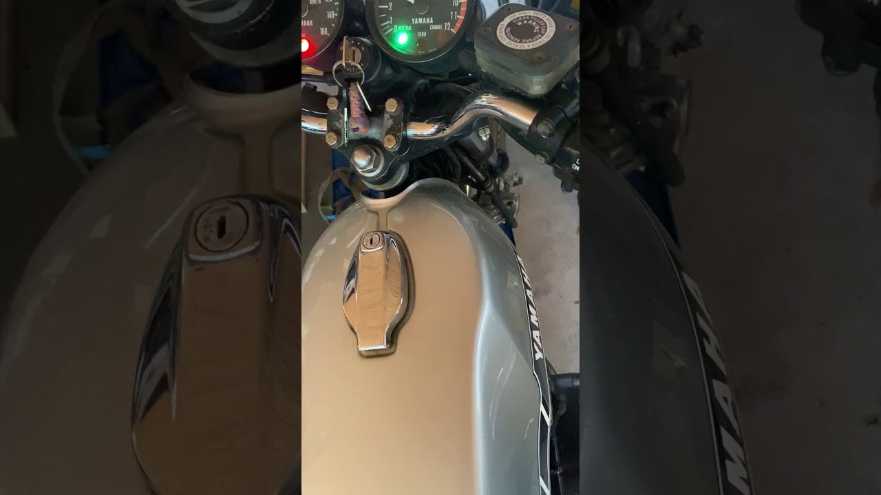 Yamaha RD200 DX 1980 running - nice sound - YouTube