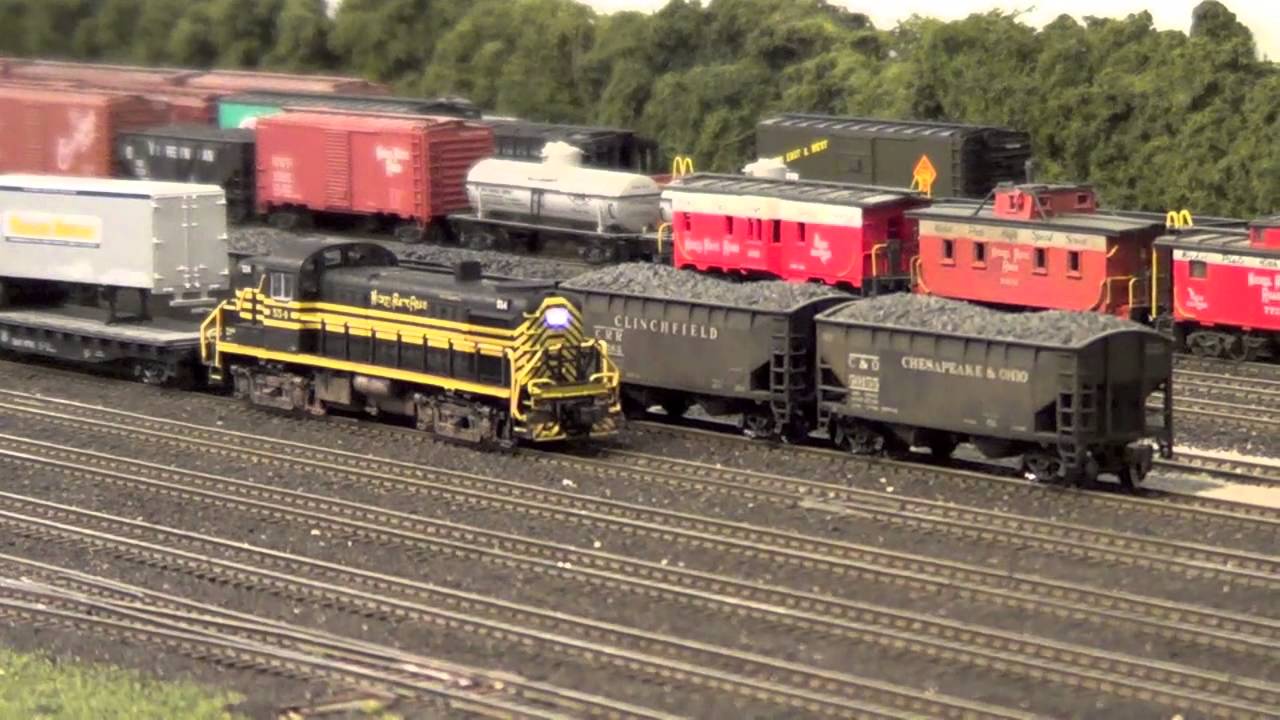N-Scale Alco RS3 w/sound - YouTube
