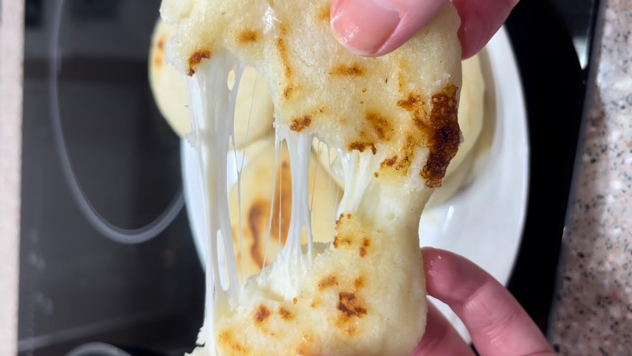 BEST CHEESY AREPAS Venezuelan & Colombian style!!! Encanto Arepas con ...