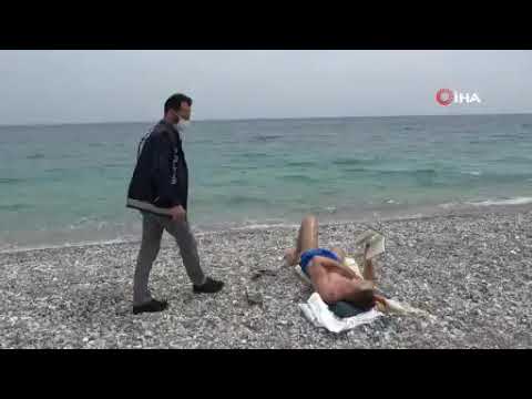 Antalya polisinden sahildeki turistlere de sıkı denetim