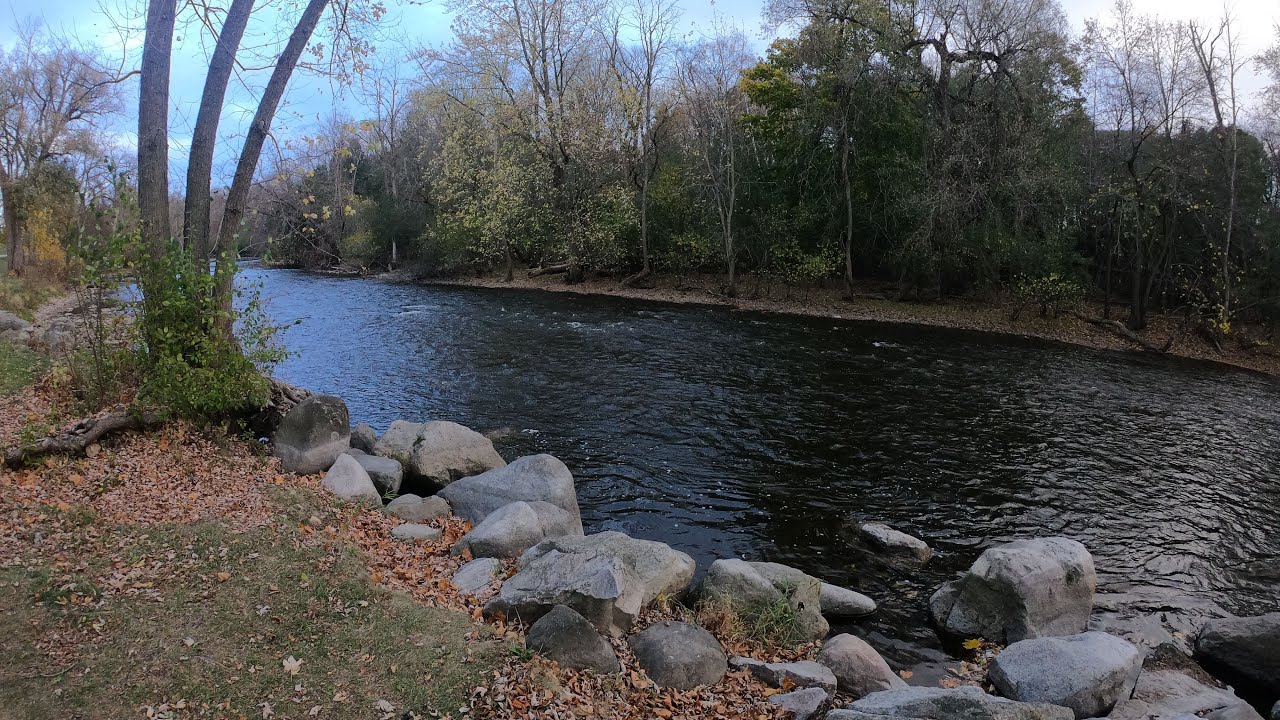 Magnet fishing the river - YouTube