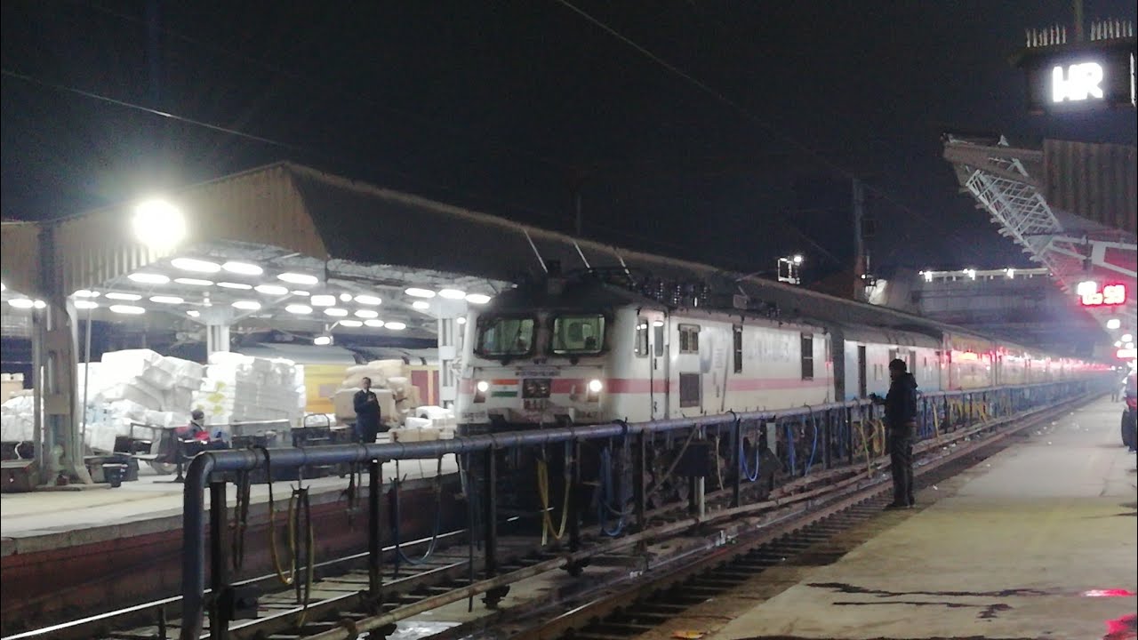 12932 Ahmedabad - Mumbai Central double decker train departure at ...