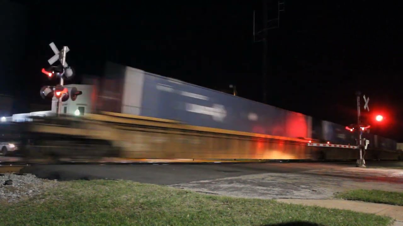 Fast moving CSX trains! Flared SD70MAC, Crayola Unit, Coal Man, Benson ...