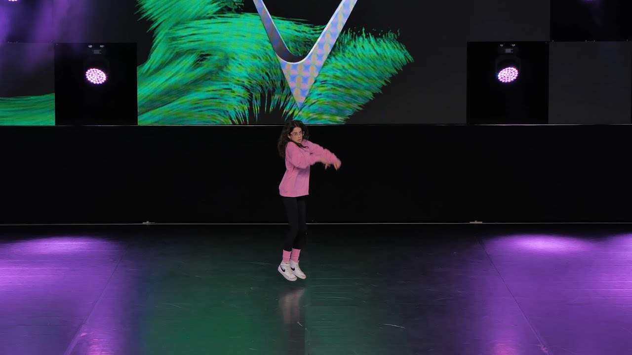 Solo Sofia - B&W SQUAD - FUSION - YouTube