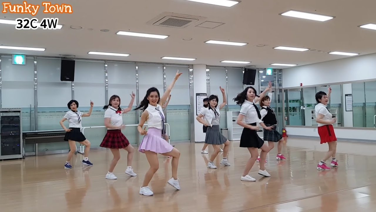 Funky Town ( Beginner) dance& teach line dance - YouTube