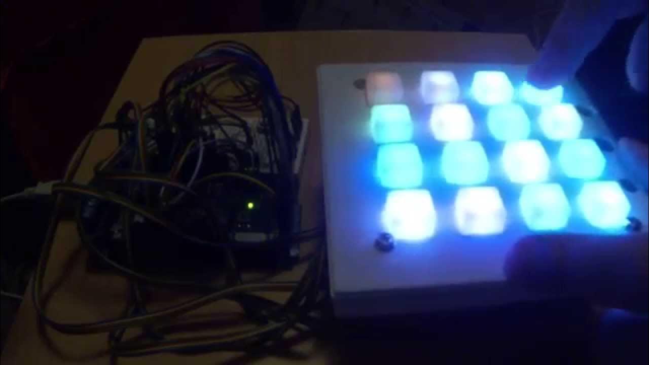 Sparkfun's 4x4 button pad demo : multiple leds and colors - YouTube