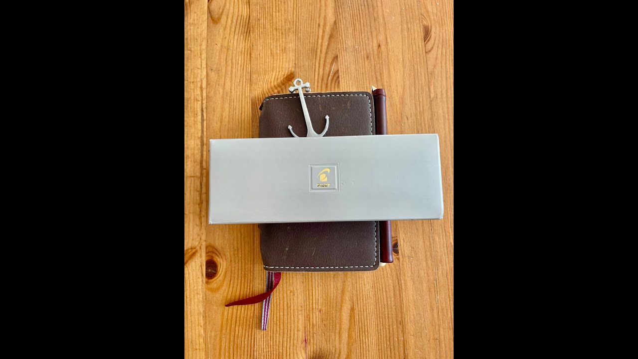 This is an unboxing video of the Pilot Custom 912 with a FA nib. - YouTube