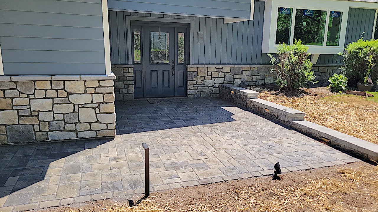 Techo Bloc paver walkway and retaining wall with lights - YouTube