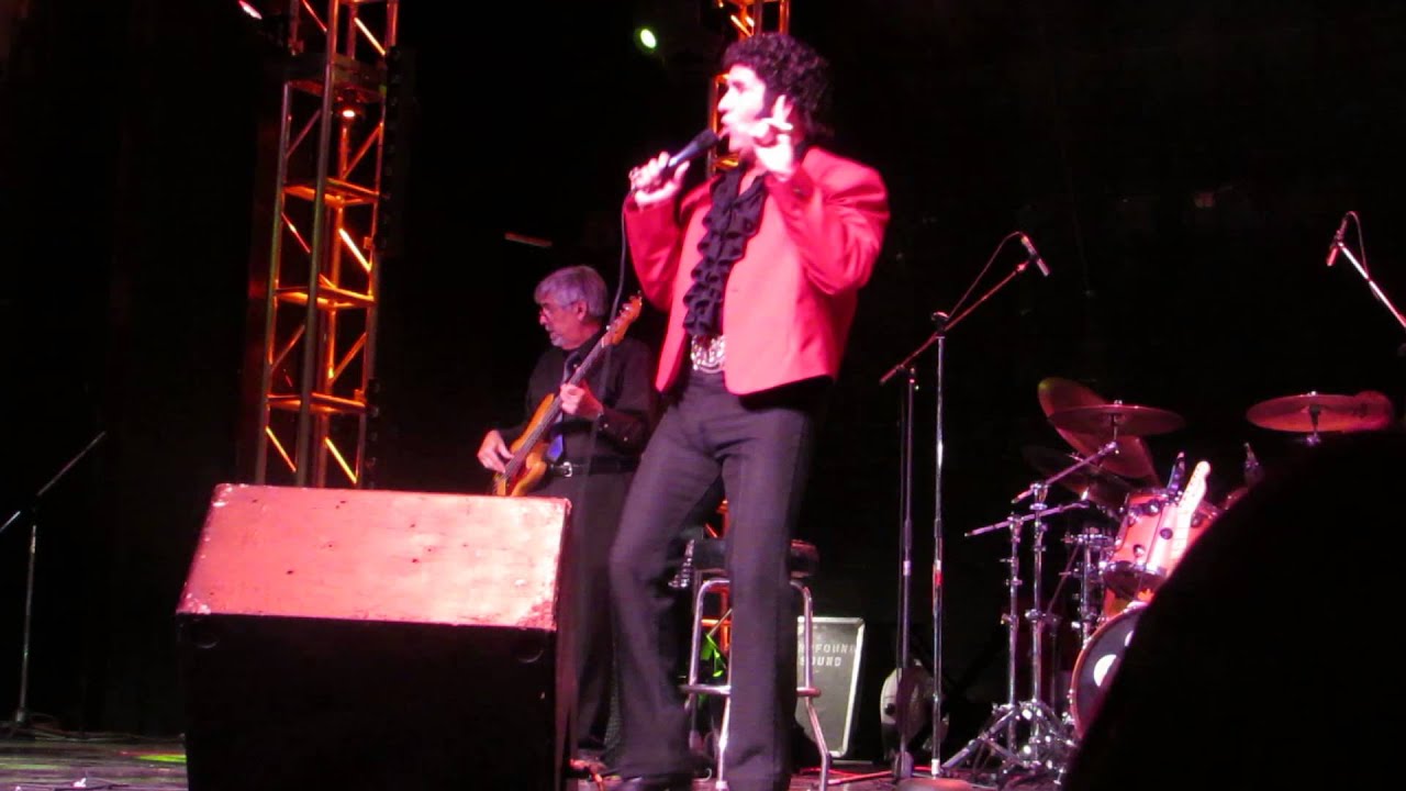 Irv Cass as Tom Jones singing Its Not Unusual at the New Daisy EW2015 ...