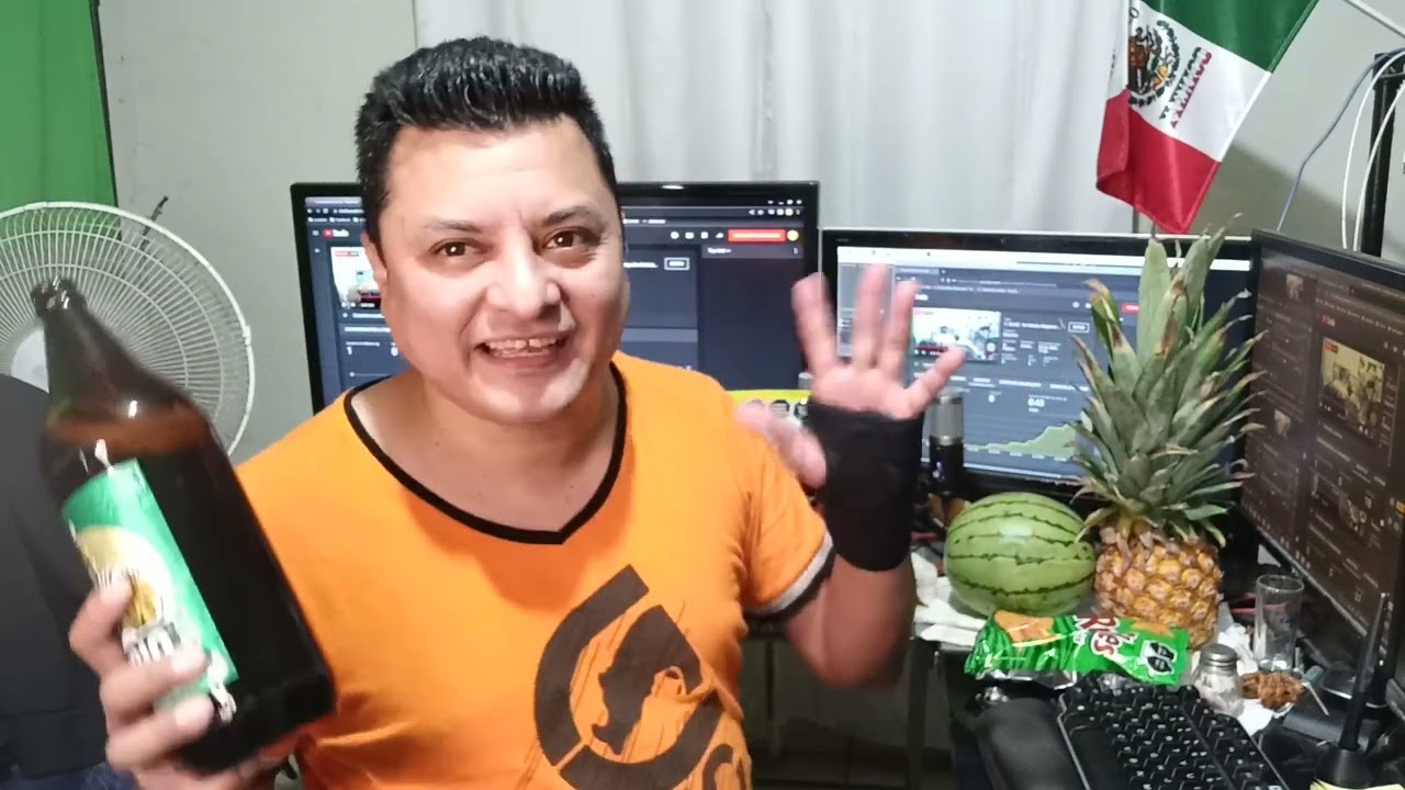 #Caguamon #indio bien frio bebiendo en la #oficina esta #deliciosa ...