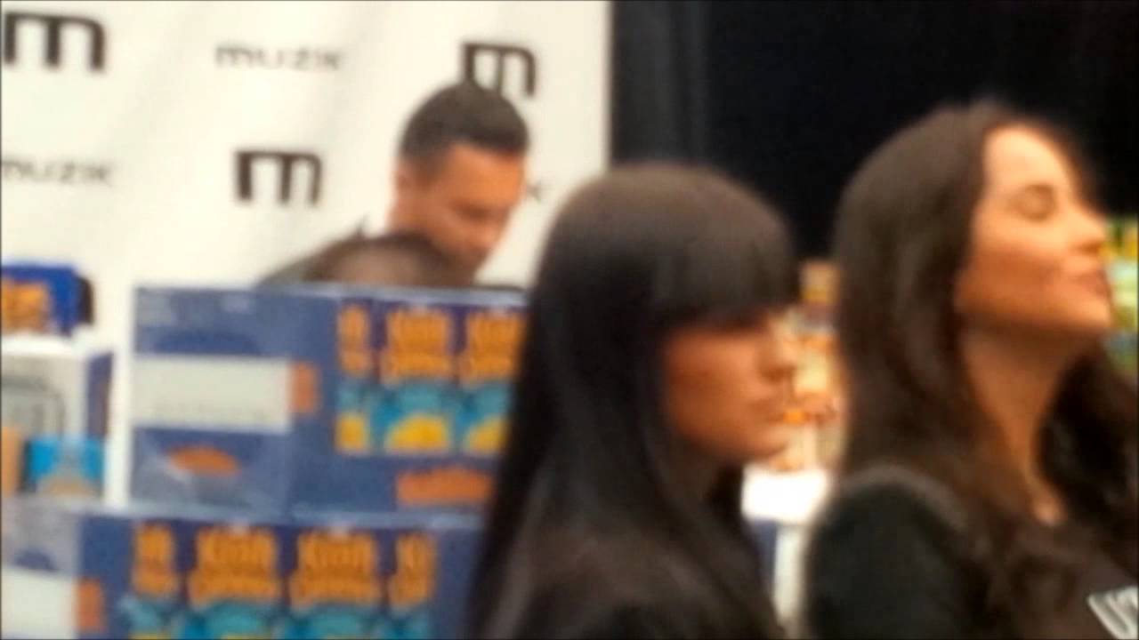 MUZIK Food Drive Mixes Giving with Pleasure - YouTube
