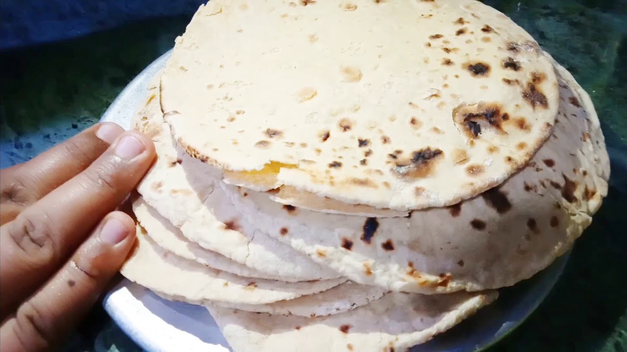 Maagi with roti 😊😋 !! Omg ! Anybody can make this . So tasty and easy ...